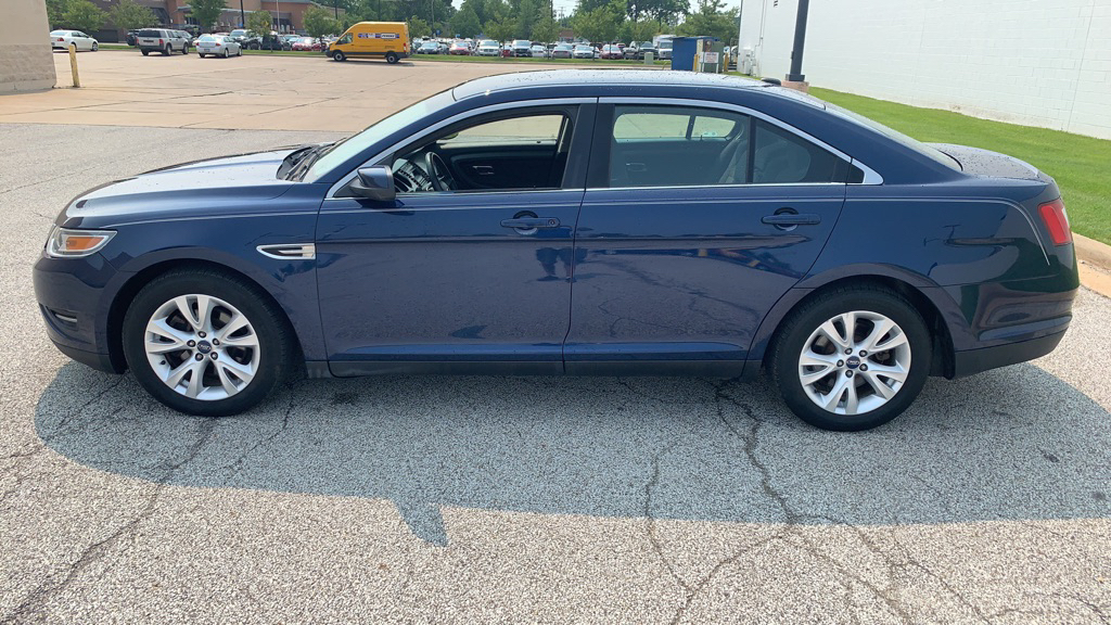 2012 FORD TAURUS SEL for sale at TKP Auto Sales | Eastlake, Ohio