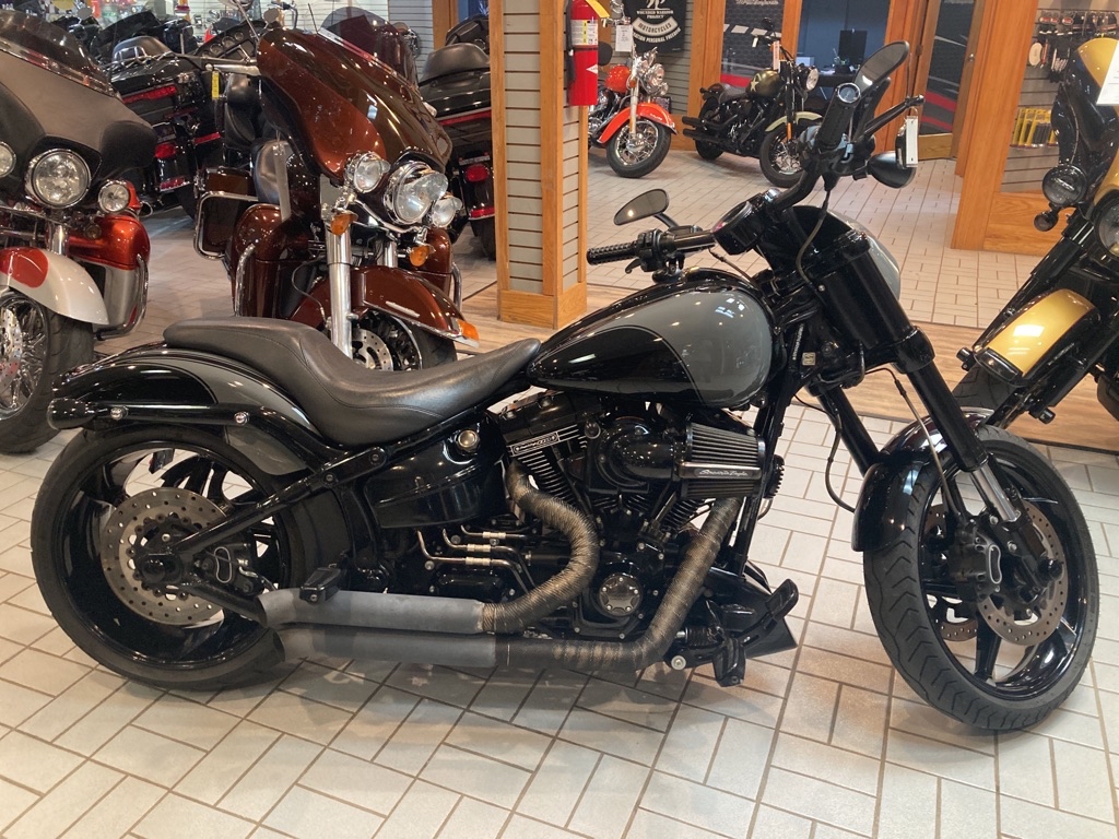2017 HARLEY-DAVIDSON CVO PRO STREET BREAKOUT - Whitehall, OH
