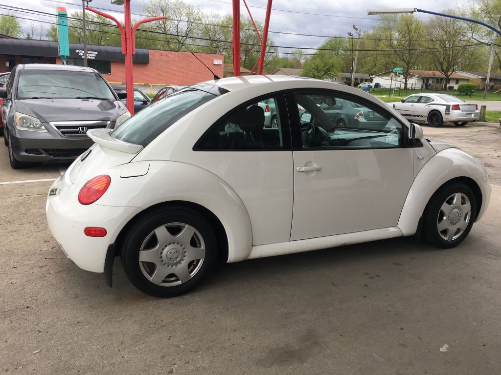 2000 VOLKSWAGEN NEW BEETLE in INDIANAPOLIS IN at ALIBABA MOTORS, WHITE ...