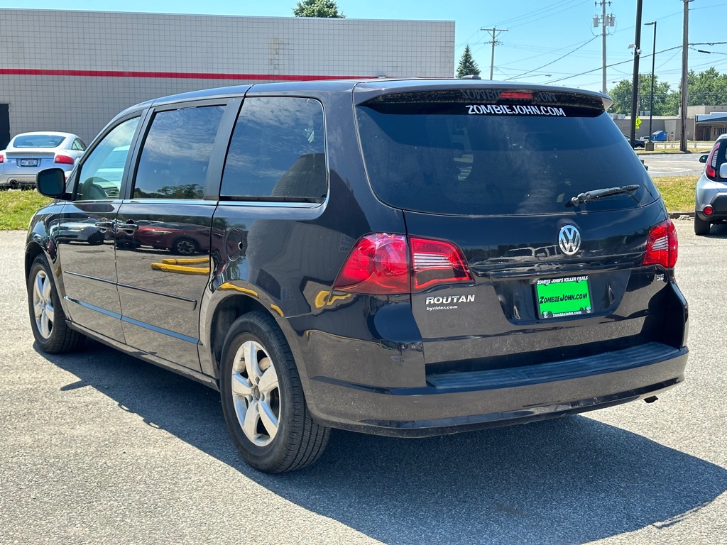 2010 VOLKSWAGEN ROUTAN SE for sale at Zombie Johns | Akron, Ohio